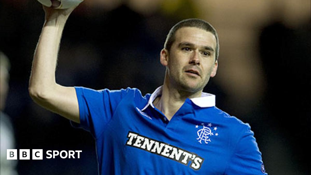 NI striker David Healy signs new Rangers contract - BBC Sport