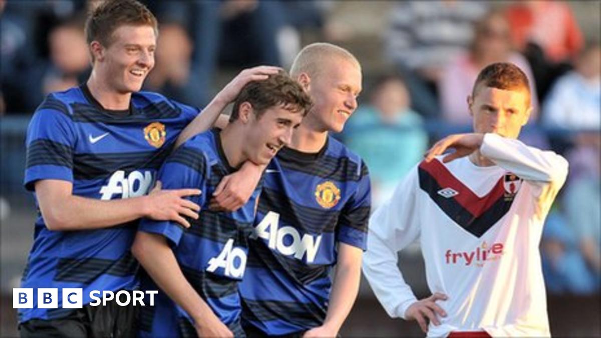 Manchester United hammer Co Tyrone in Milk Cup - BBC Sport