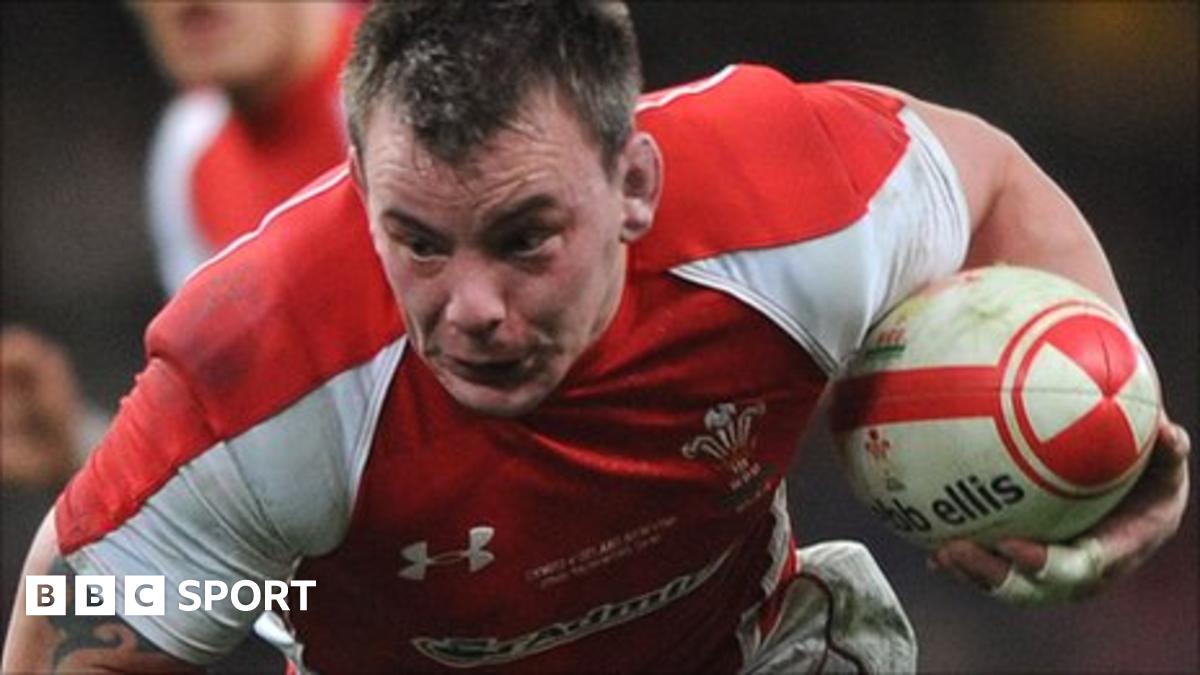 Shaun Edwards reveals Matthew Rees' Wales injury agony - BBC Sport