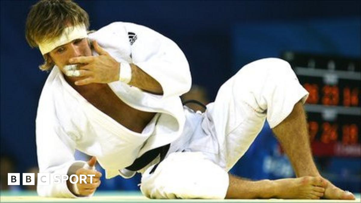 Former world champion Craig Fallon out of World Championships - BBC Sport