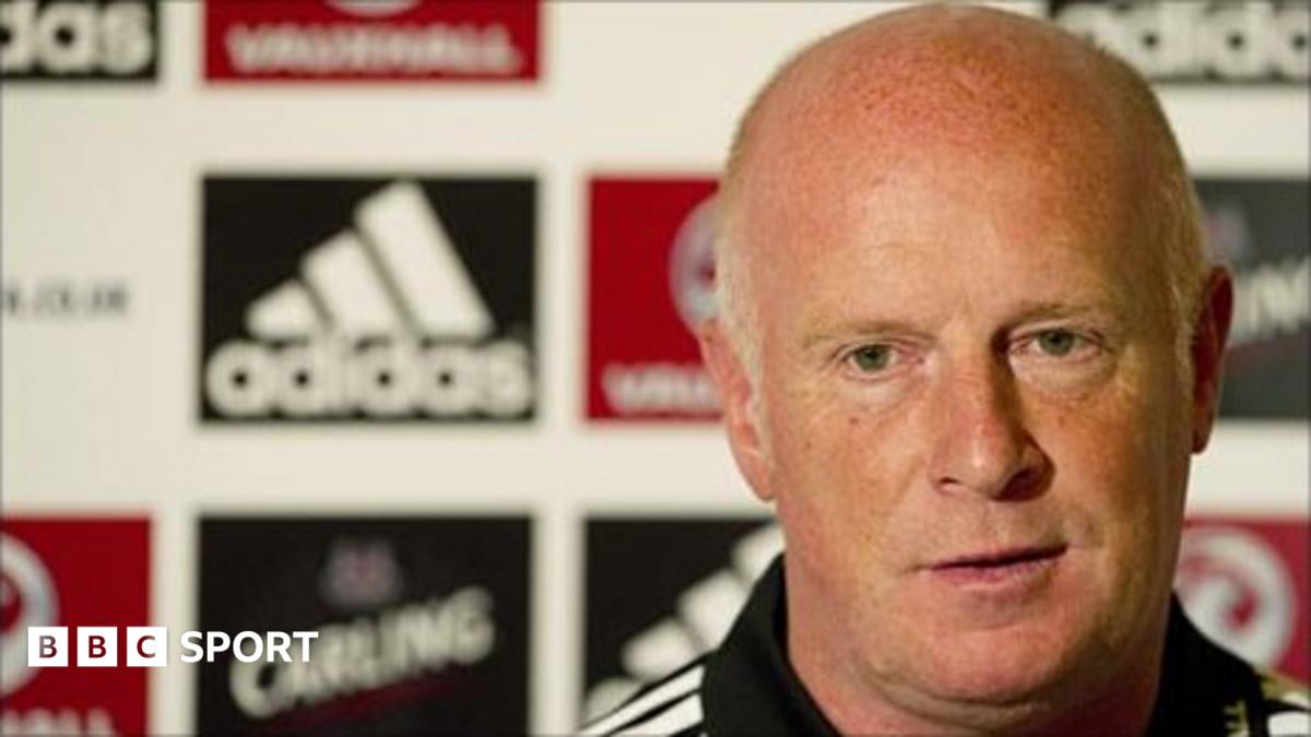 Peter Houston says Scotland must beat Czech Republic - BBC Sport
