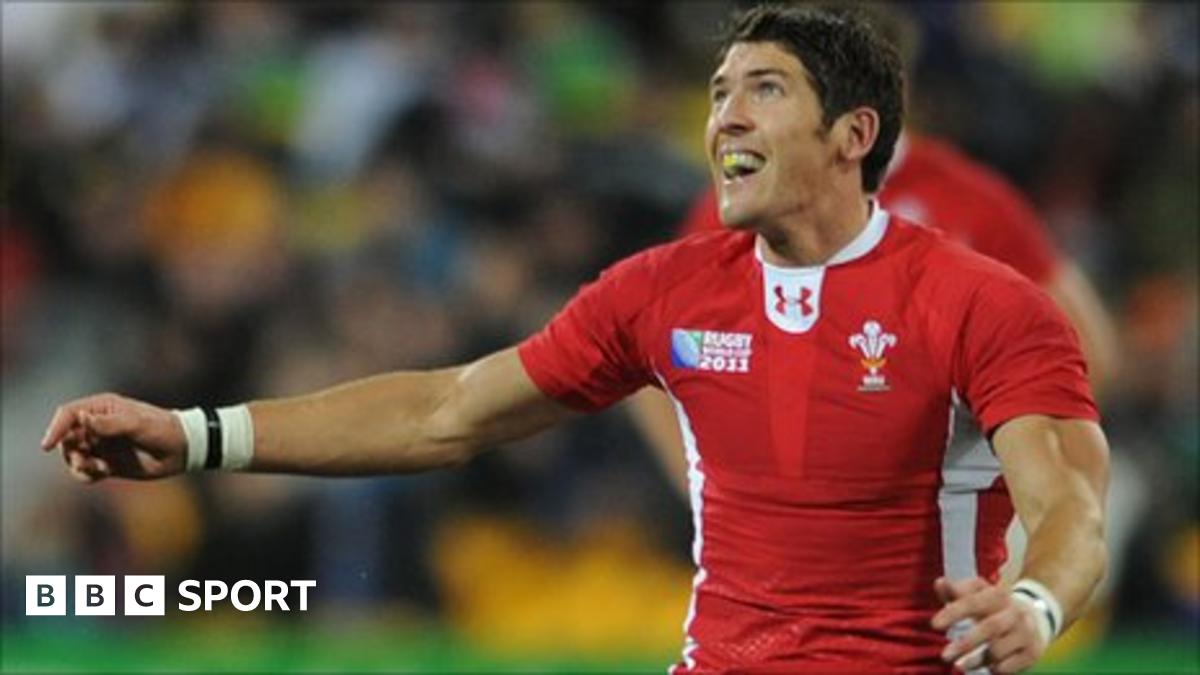 Rugby World Cup 2011: James Hook believes penalty went over - BBC Sport
