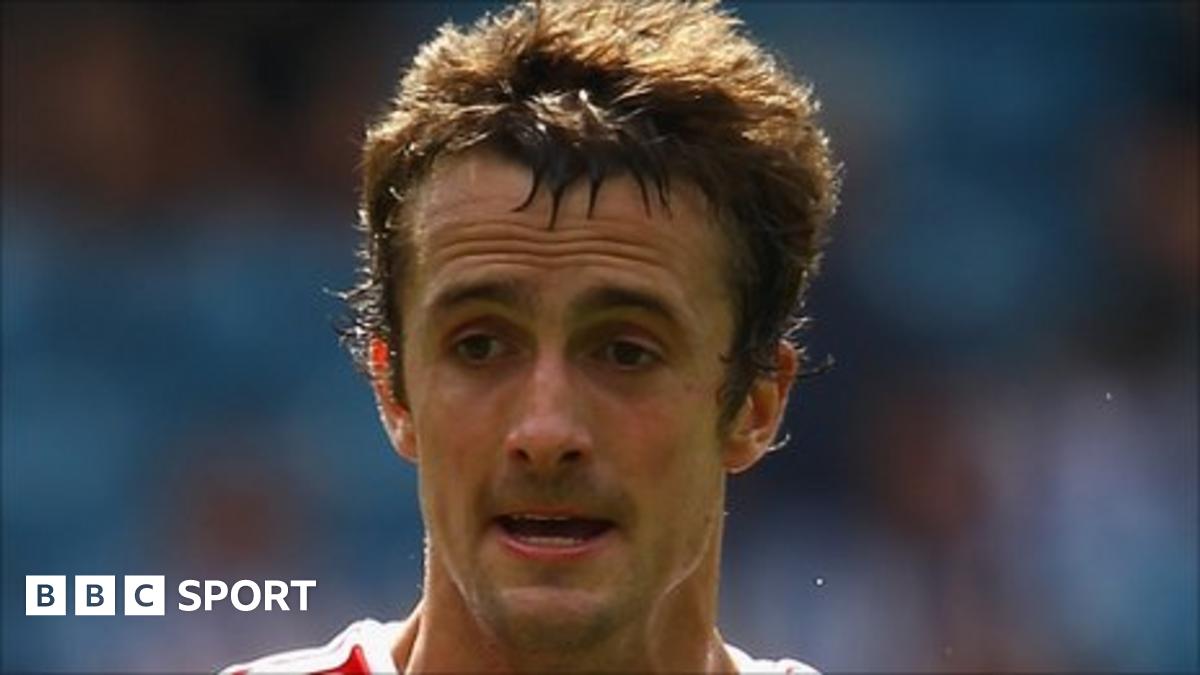 Leeds United sign Danny Pugh from Stoke City permanently - BBC Sport