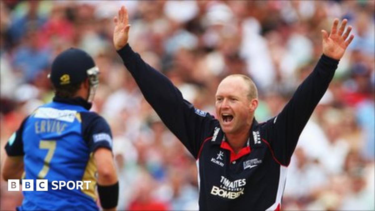 Gary Keedy agrees new Lancashire contract - BBC Sport