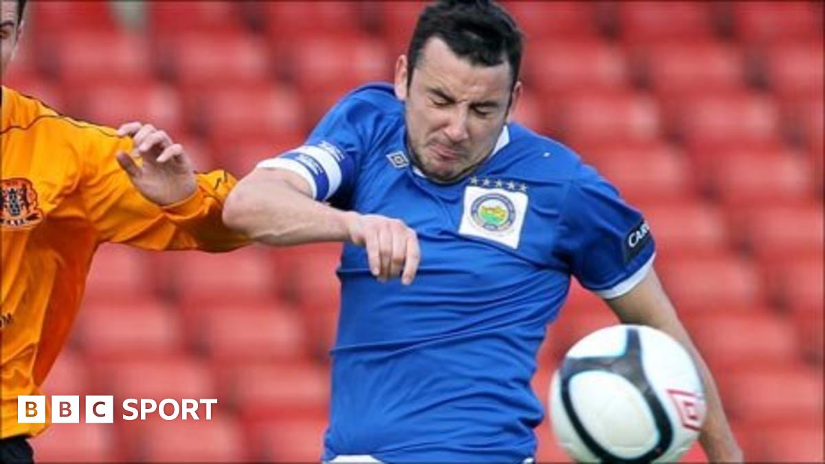 Michael Gault is an injury doubt for Linfield - BBC Sport