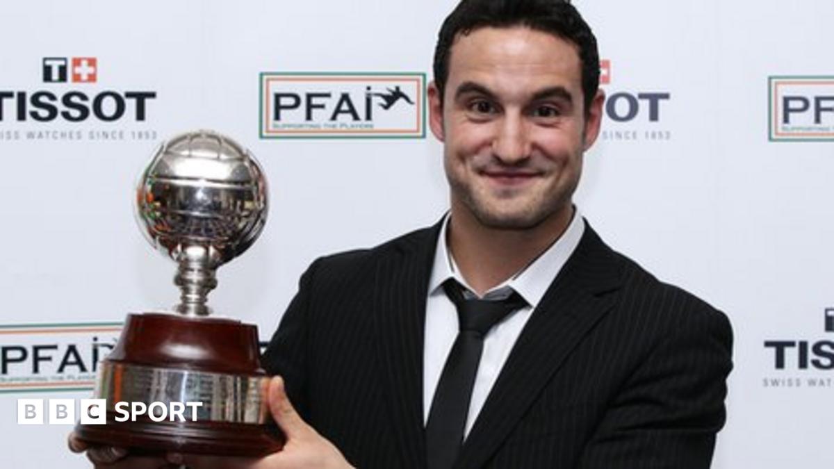 Derry striker Eamon Zayed wins PFAI award - BBC Sport