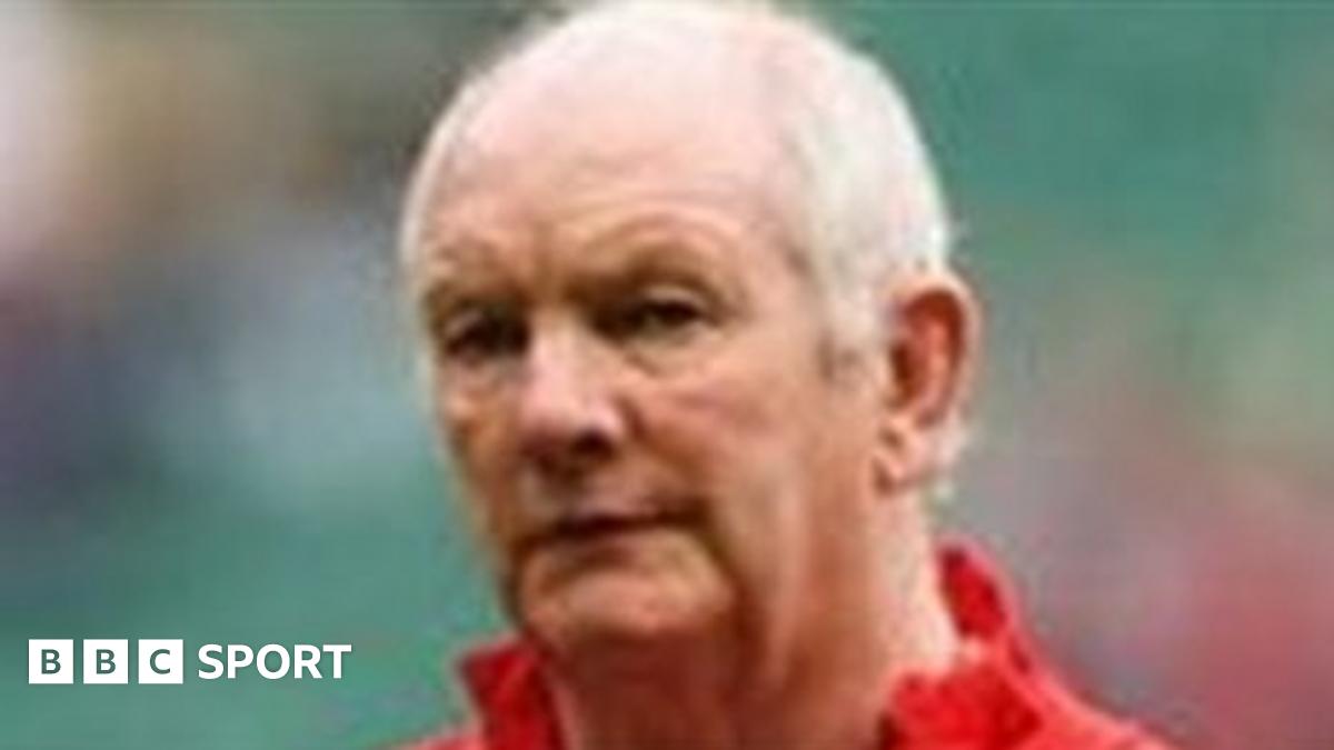 No England call for former head coach Brian Ashton - BBC Sport