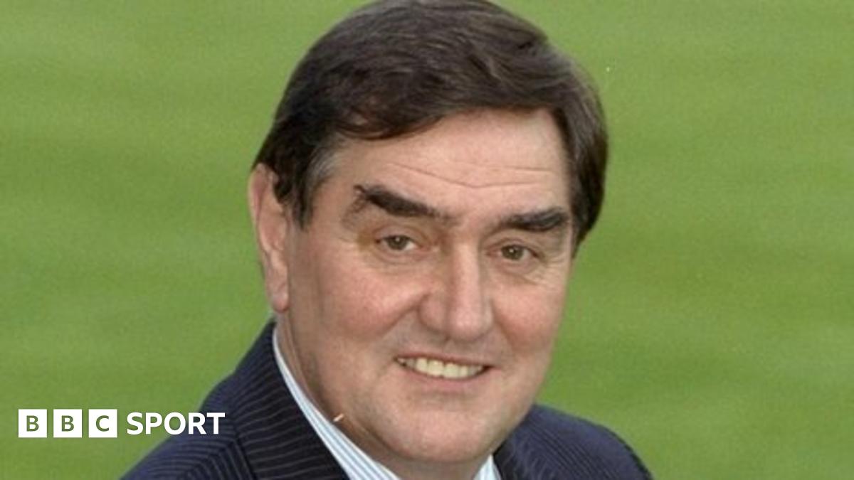 Glamorgan's Tony Lewis honoured by MCC - BBC Sport