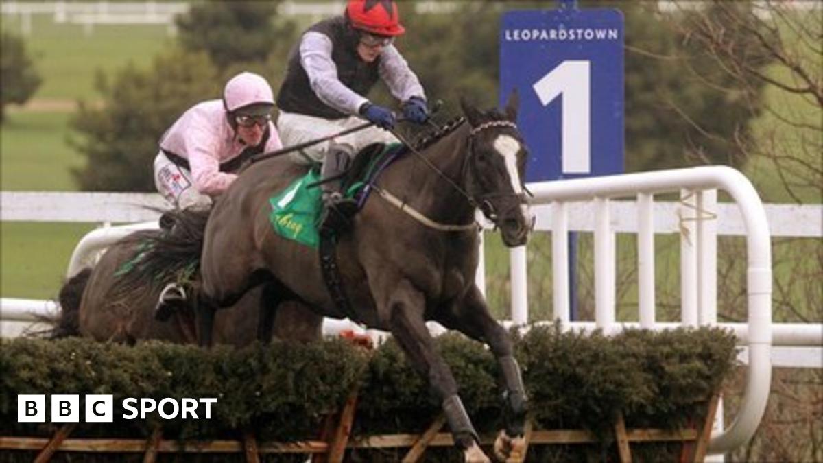 Unaccompanied races to victory in Istabraq Festival Hurdle - BBC Sport