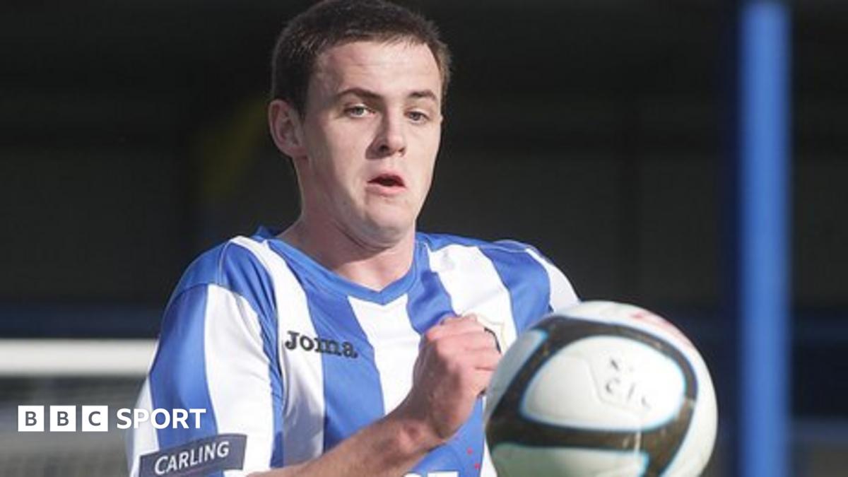 Coleraine's Darren McCauley in loan move to Institute - BBC Sport