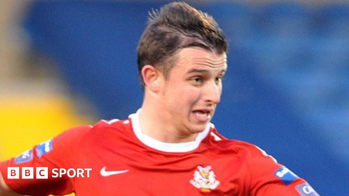 Shane McCabe quits Portadown to resume Fermanagh GAA career - BBC Sport