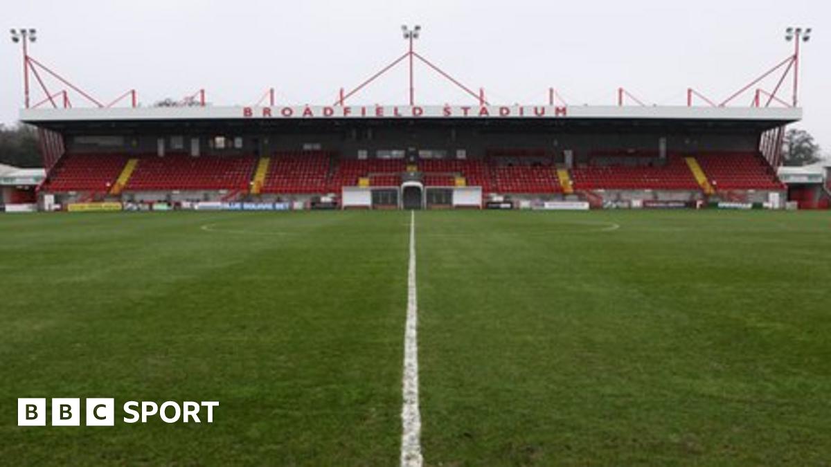 Crawley co-owner Carter happy to turn down large bids - BBC Sport