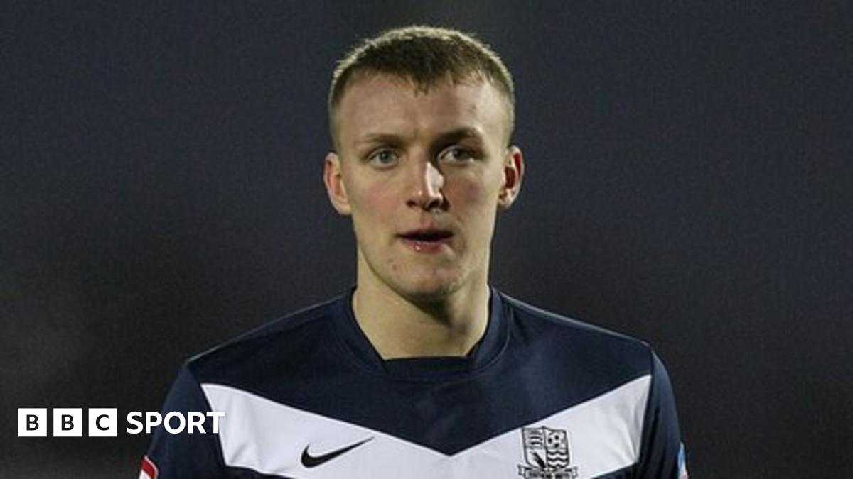 Southend United to keep striker Jack Sampson - BBC Sport