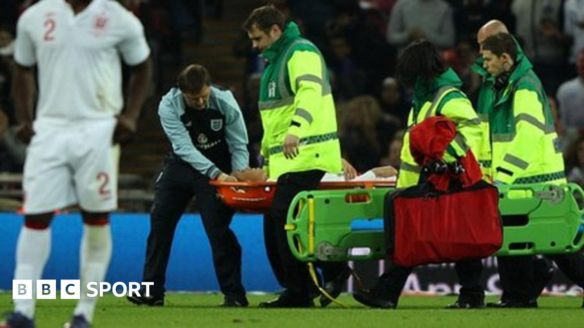 Chris Smalling, Steven Gerrard and Daniel Sturridge injured - BBC Sport