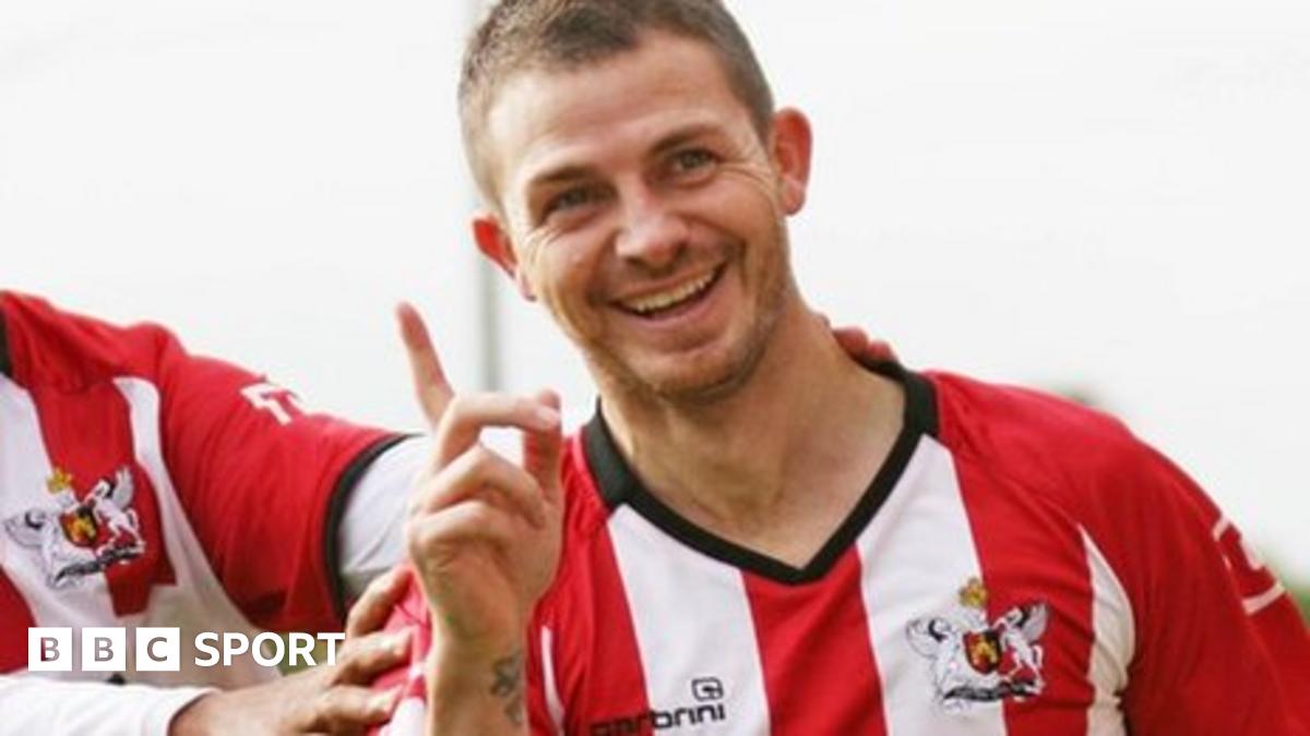 Exeter City sign Jamie Cureton on loan from Leyton Orient - BBC Sport