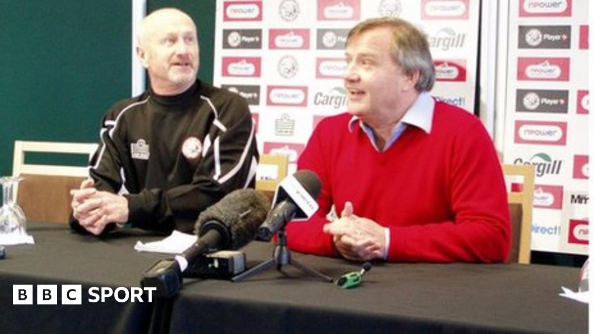 David Keyte aims to cut Hereford United coaching staff - BBC Sport