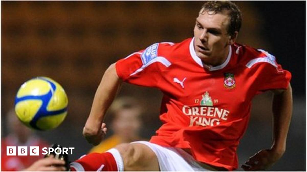 Danny Wright wants Wrexham play-off momentum - BBC Sport