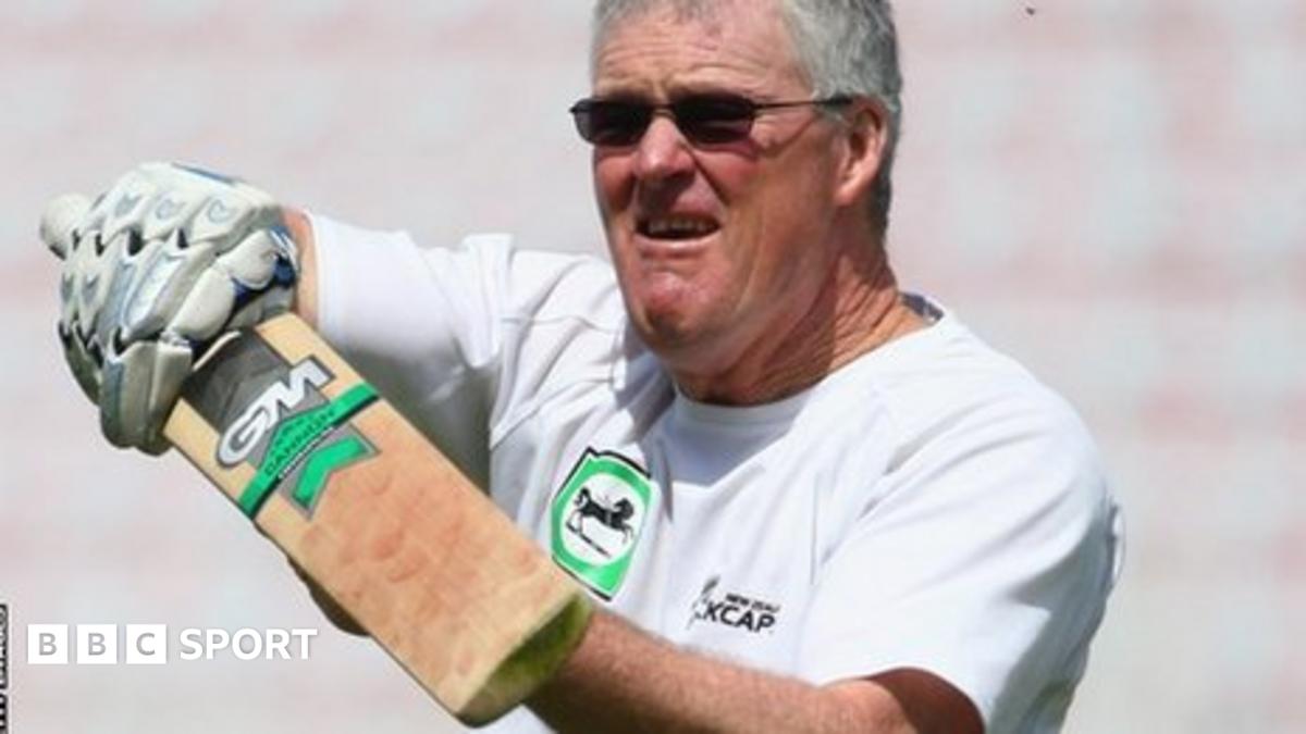 John Bracewell signs Gloucestershire contract extension - BBC Sport