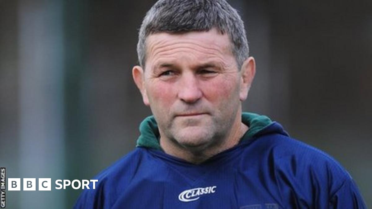 St Helens part company with coach Royce Simmons - BBC Sport