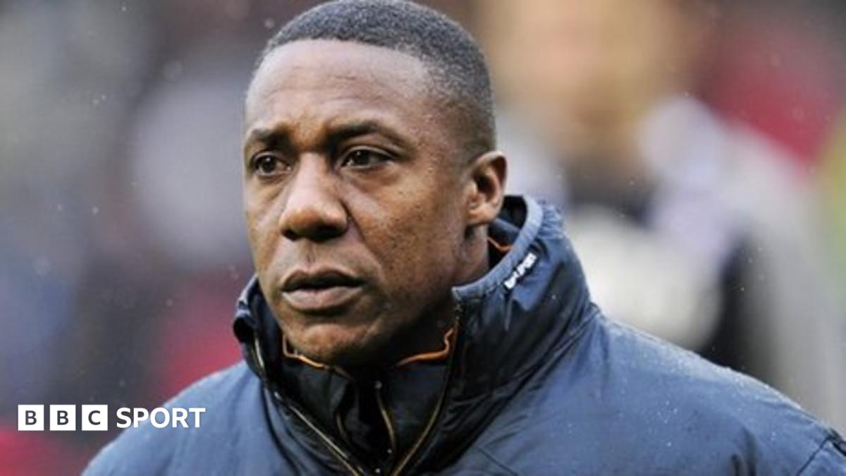 Wolves manager Terry Connor gets support from players - BBC Sport