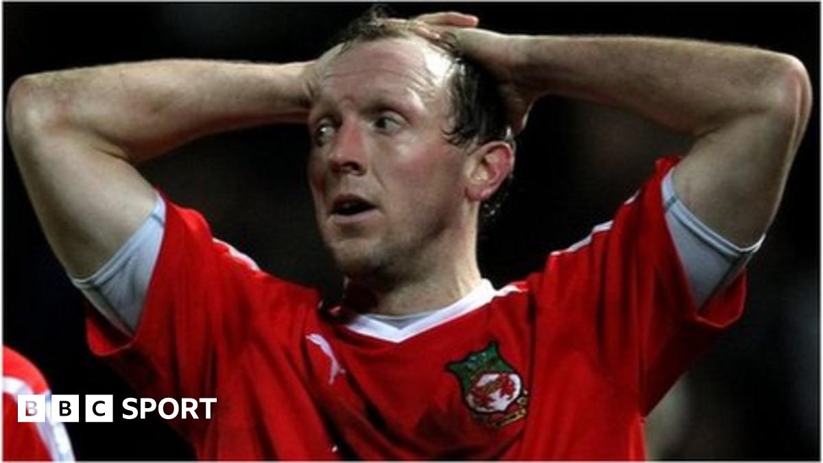 Andy Morrell fears Wrexham are feeling promotion 'pressure' - BBC Sport