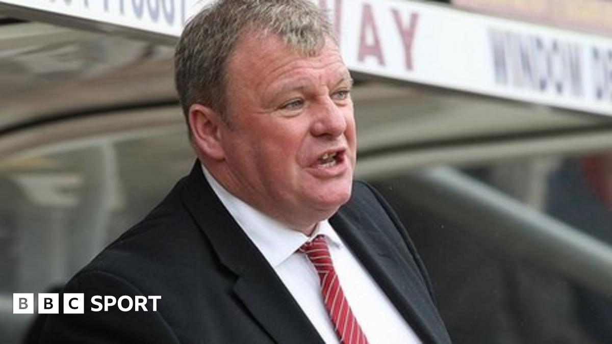 Steve Evans still keen on striker Matt Tubbs - BBC Sport