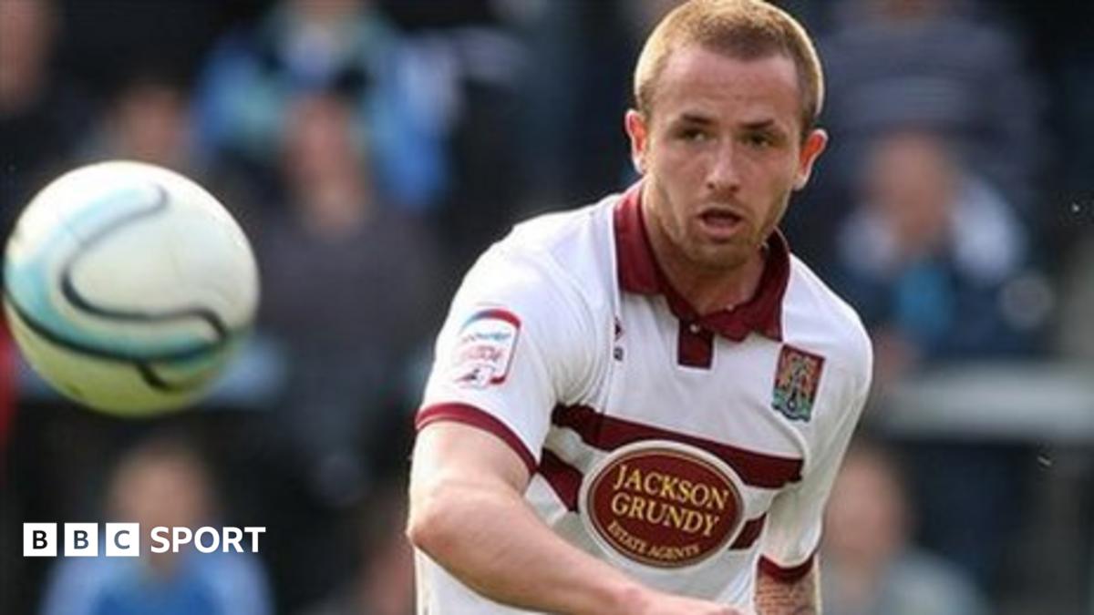 Scunthorpe United secure Josh Walker signing - BBC Sport