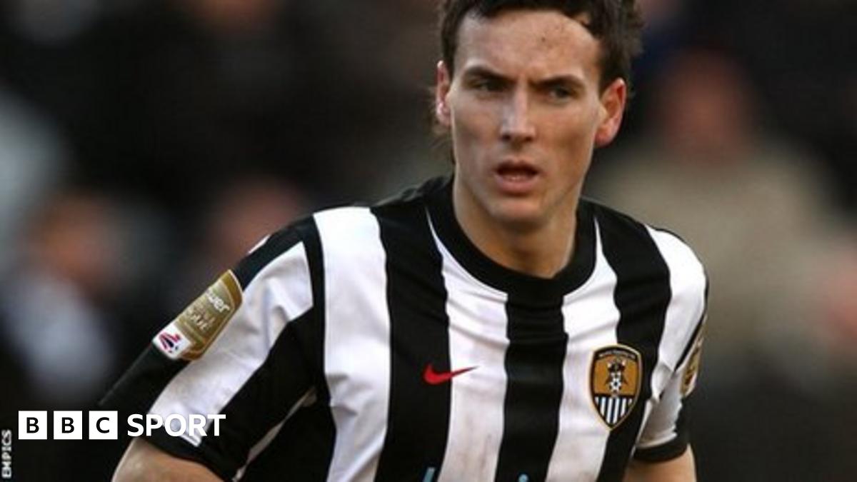 Alan Gow set for longer Exeter City stay - BBC Sport