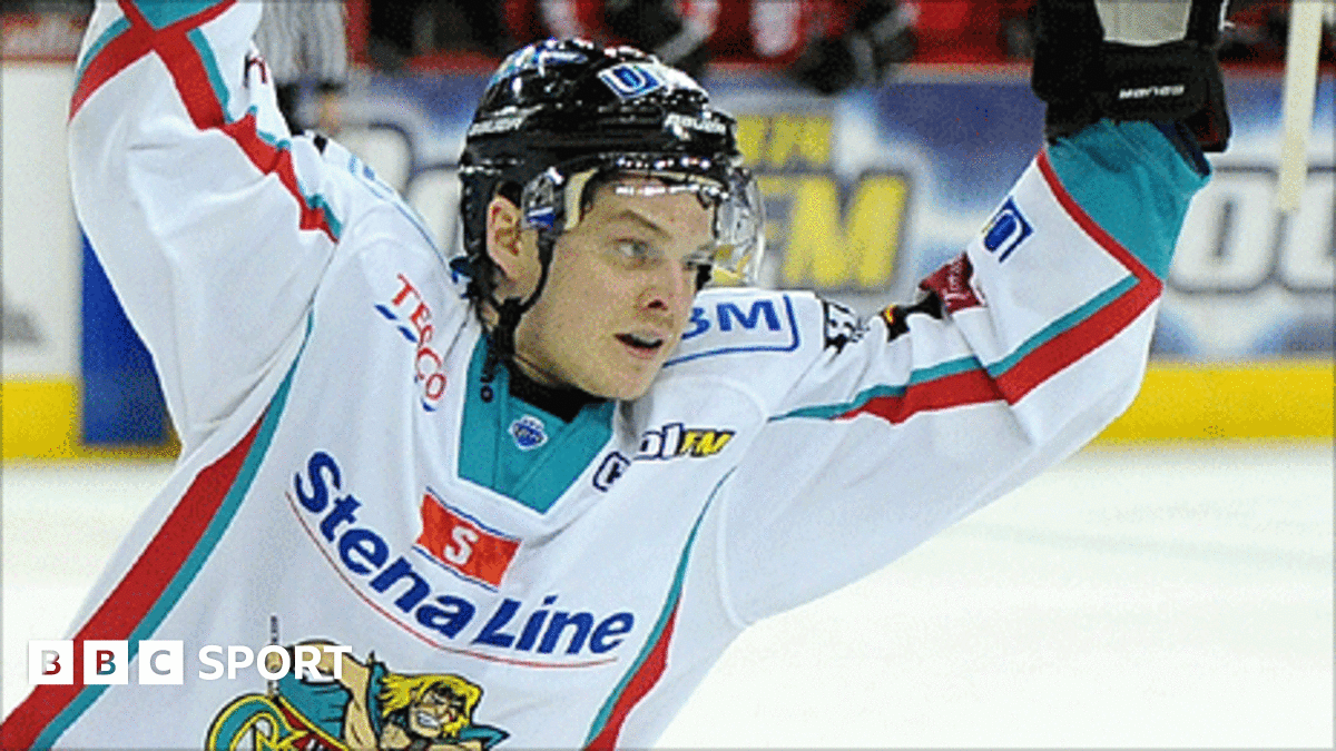 Craig Peacock signs for another year with Belfast Giants - BBC Sport