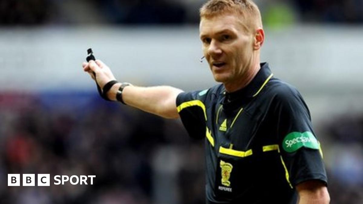 Old Firm: Calum Murray replaces Craig Thomson for derby - BBC Sport