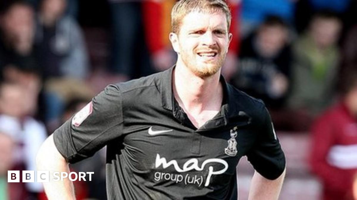 Bradford City lose defender Luke Oliver for season - BBC Sport