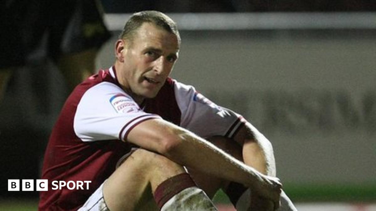 Andy Holt and Freddy Hall to leave Northampton Town - BBC Sport