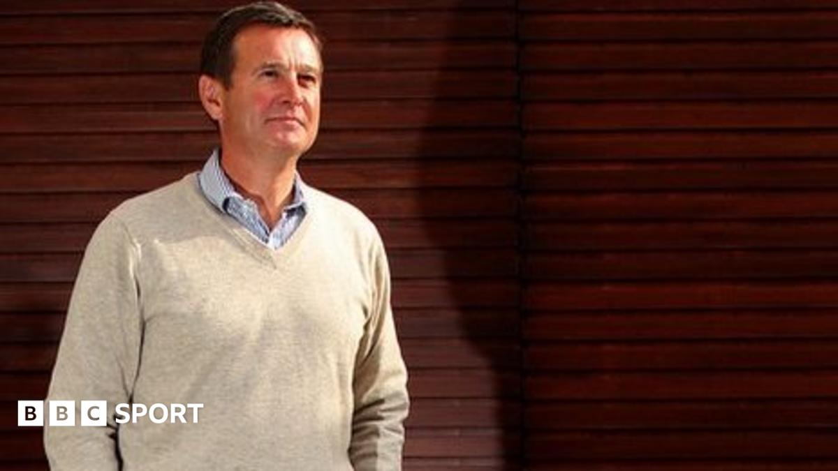 WRU chief Roger Lewis meets Welsh regions' bosses - BBC Sport