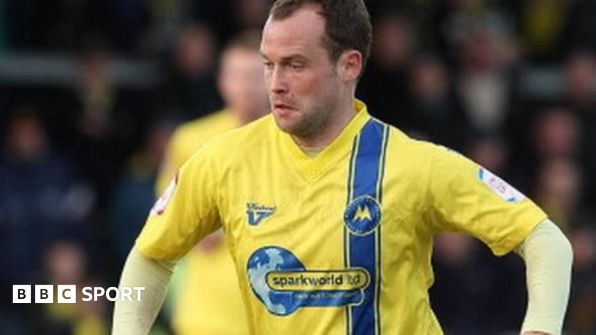 Kevin Nicholson confident in Torquay United play-off credentials - BBC ...