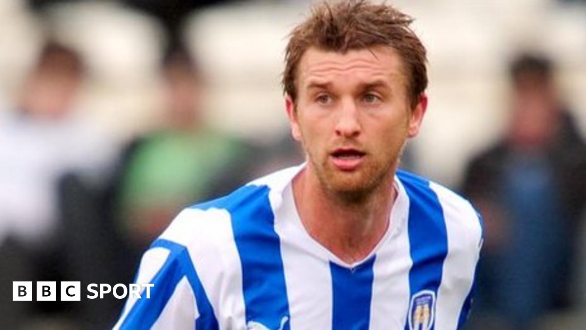 Defender Matt Heath plans to stay at Colchester United - BBC Sport