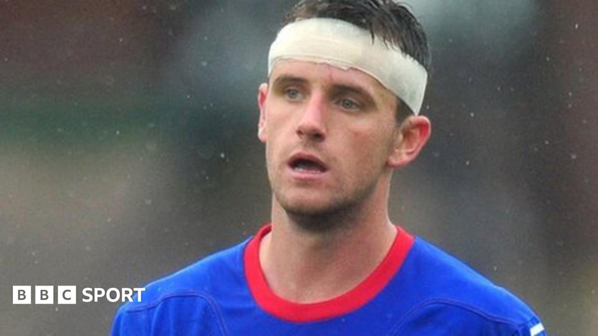 Carlisle release Craig Curran and Stephen O'Halloran - BBC Sport