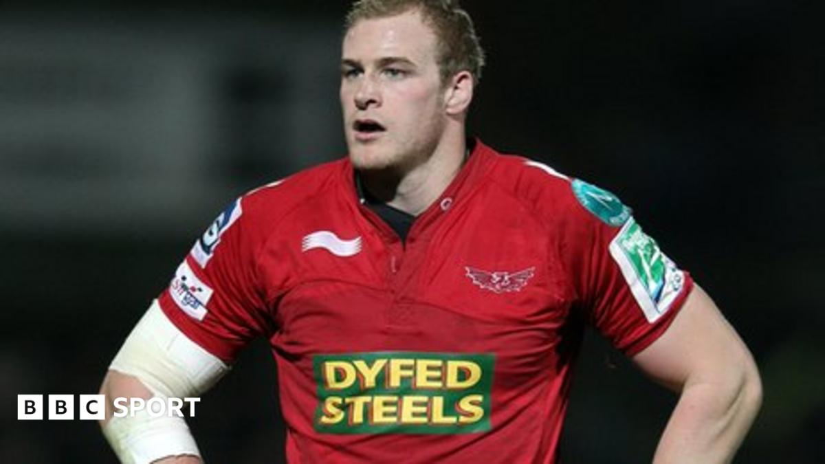 Exeter Chiefs sign Scarlets lock Damian Welch - BBC Sport