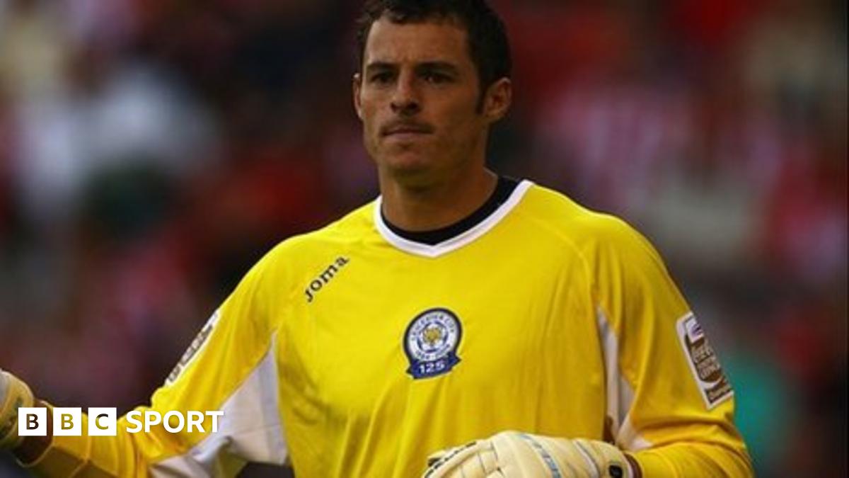 Shrewsbury Town sign keepers Chris Weale and Joe Anyon - BBC Sport