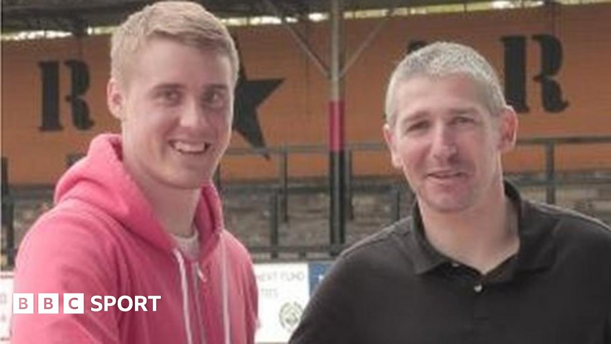 Cambridge United sign Tamworth keeper Jonathan Hedge - BBC Sport