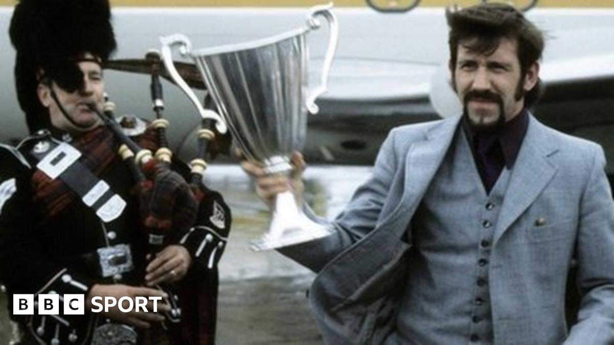 Rangers great Sandy Jardine remembers happier times - BBC Sport