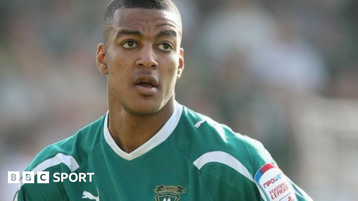 Durrell Berry extends Plymouth Argyle contract - BBC Sport