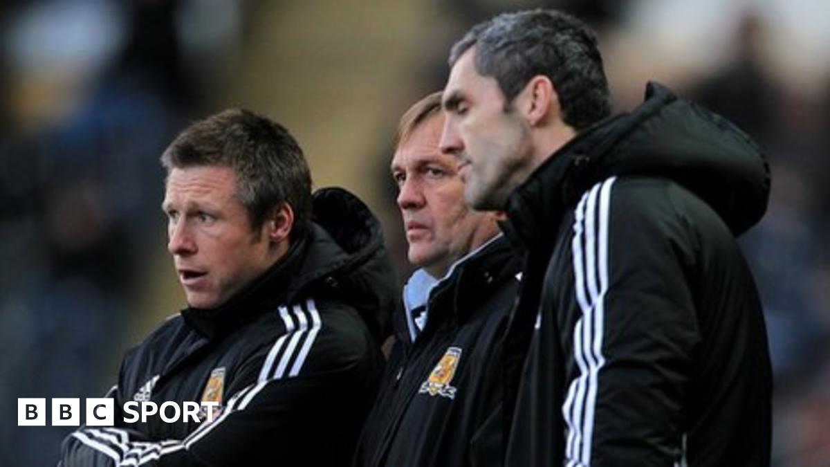 Former first-team coach Steve Wigley leaves Hull City - BBC Sport