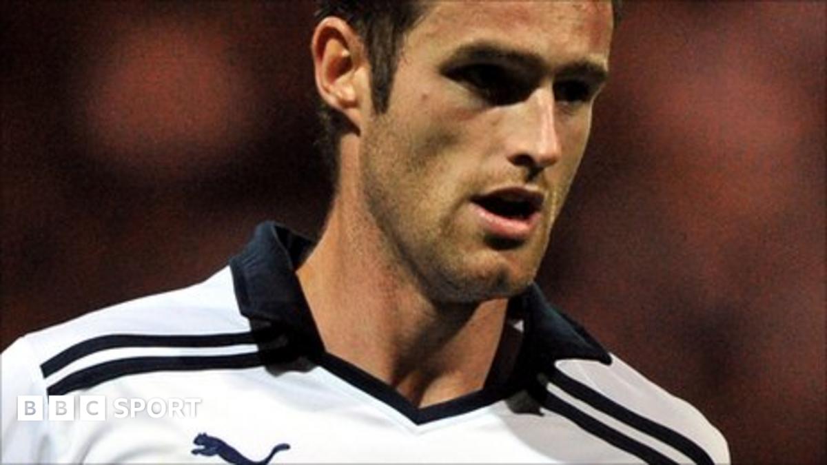 Dundee United sign defender Brian McLean - BBC Sport