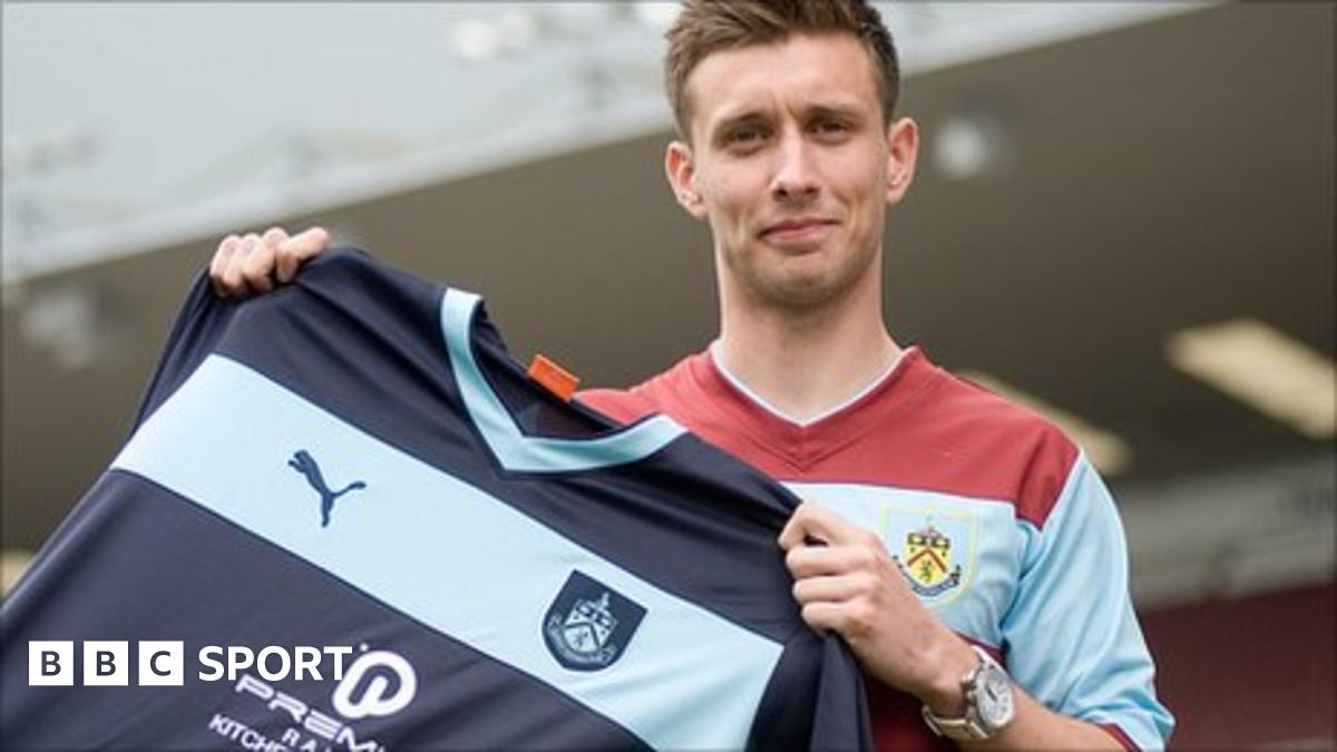 Burnley sign defender Luke O'Neill from Mansfield Town - BBC Sport