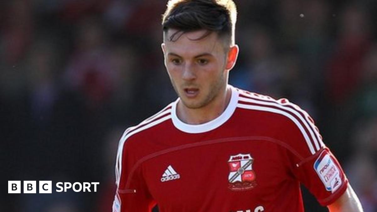 Scunthorpe United sign defender Callum Kennedy - BBC Sport
