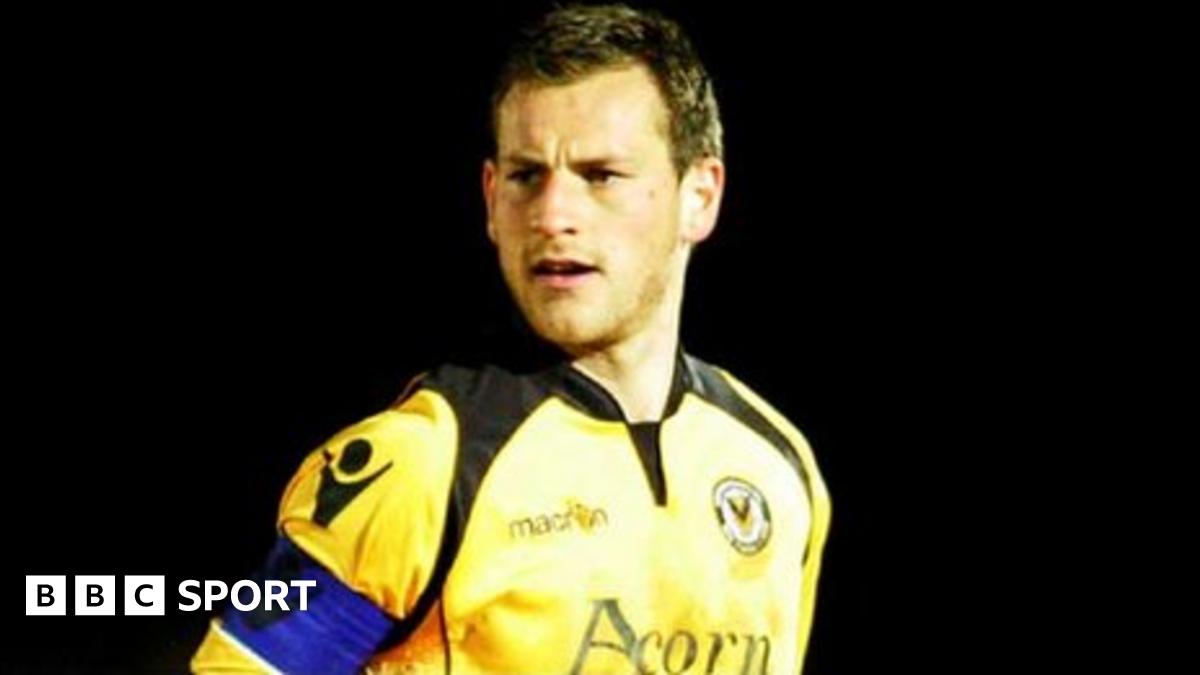 Inverness Caley Thistle sign Newport defender Gary Warren - BBC Sport