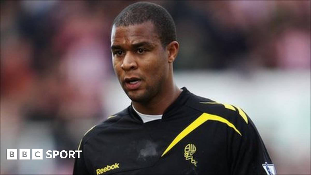 Bolton Wanderers defender Zat Knight signs new contract - BBC Sport