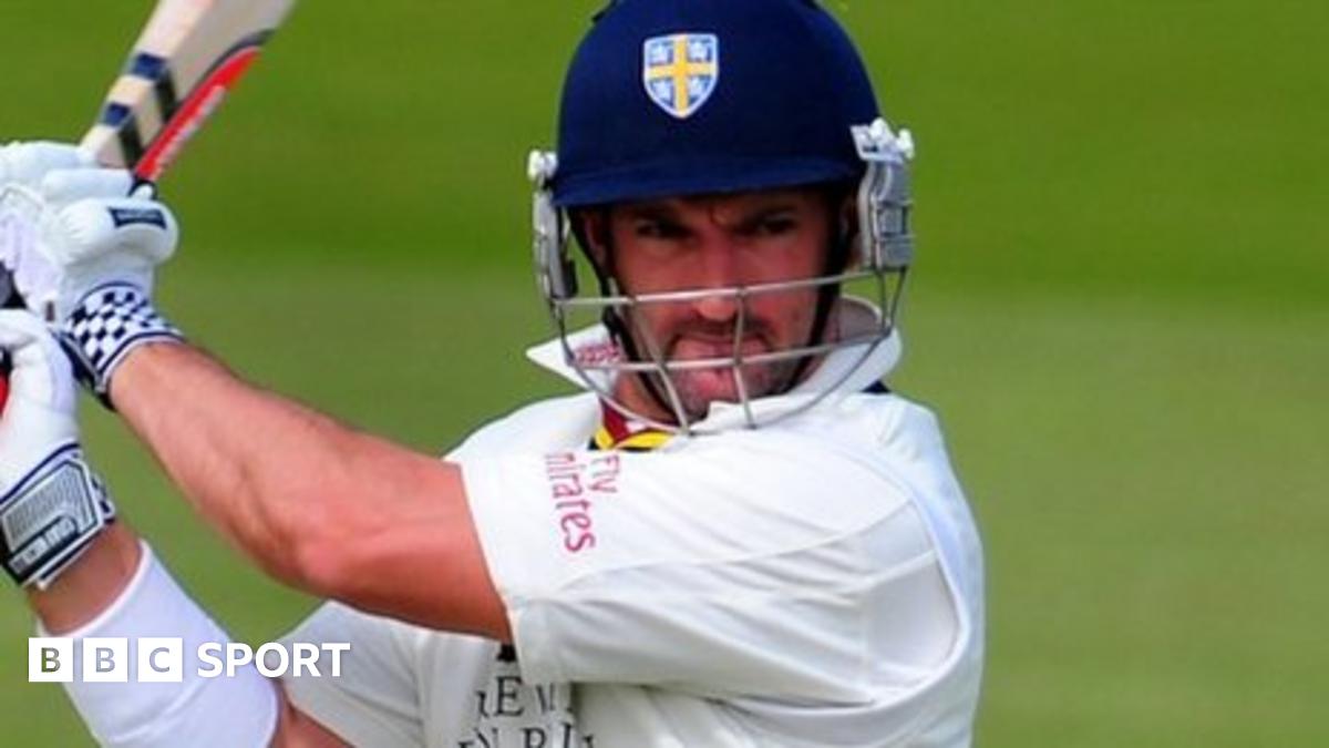 Durham's Michael Di Venuto finishes county cricket career - BBC Sport