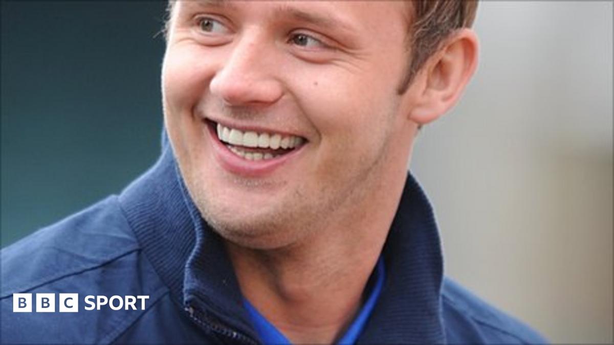 Lee Trundle signs one-year contract at Preston North End - BBC Sport