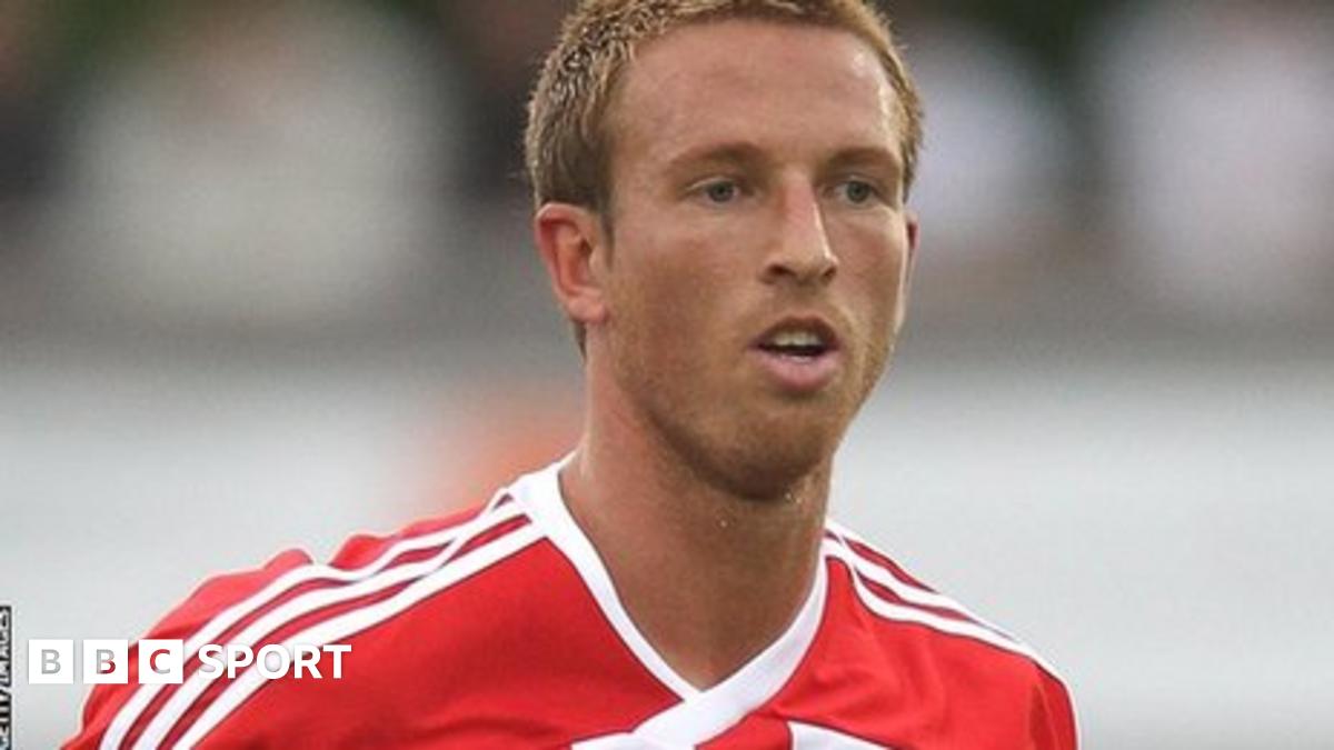 Nottingham Forest sign Danny Collins from Stoke City - BBC Sport